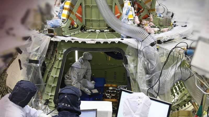 Connectors Link Data Networks for Orion, Industry - Tech Briefs