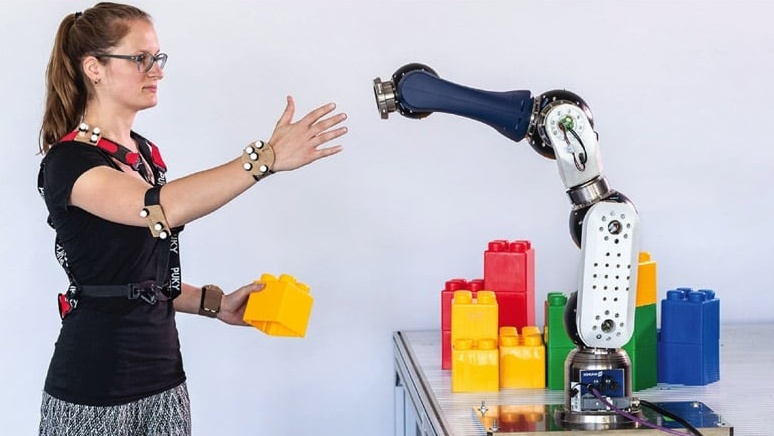 Modular Toolbox Builds Safe Robots - Tech Briefs